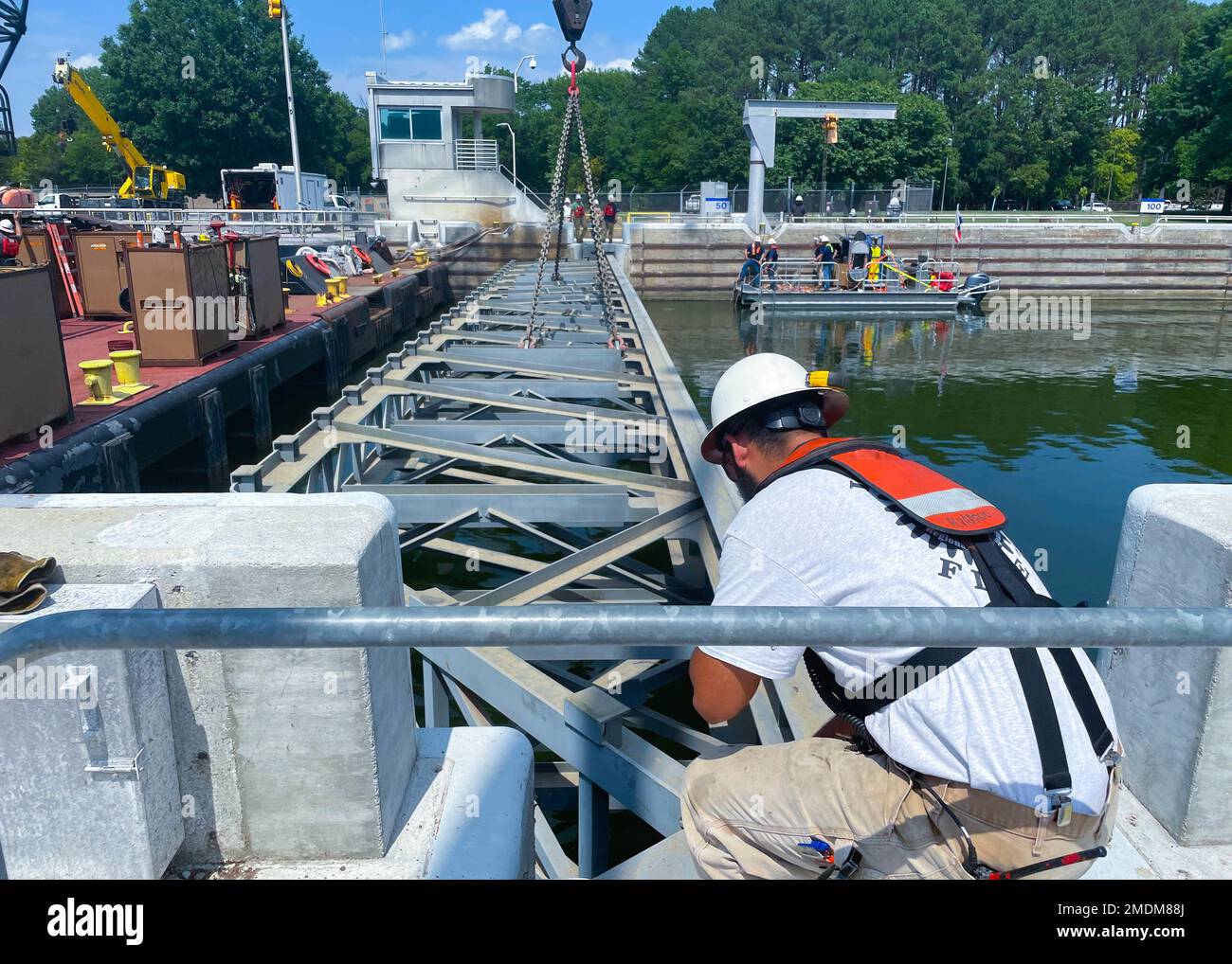Huntington District engineer Gener Alvarado radios Nashville District ...