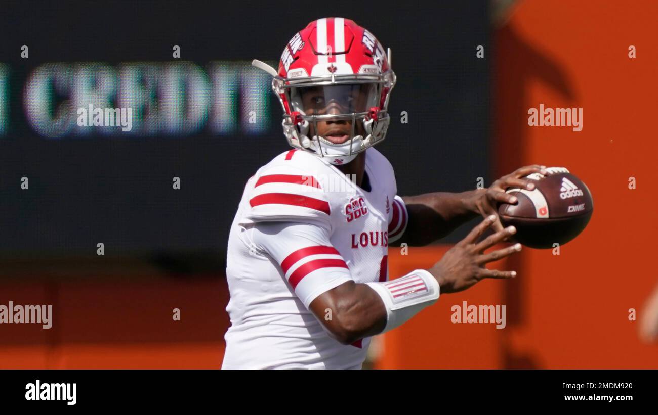 Louisiana-Lafayette's Levi Lewis (1) looks to pass against Texas during ...