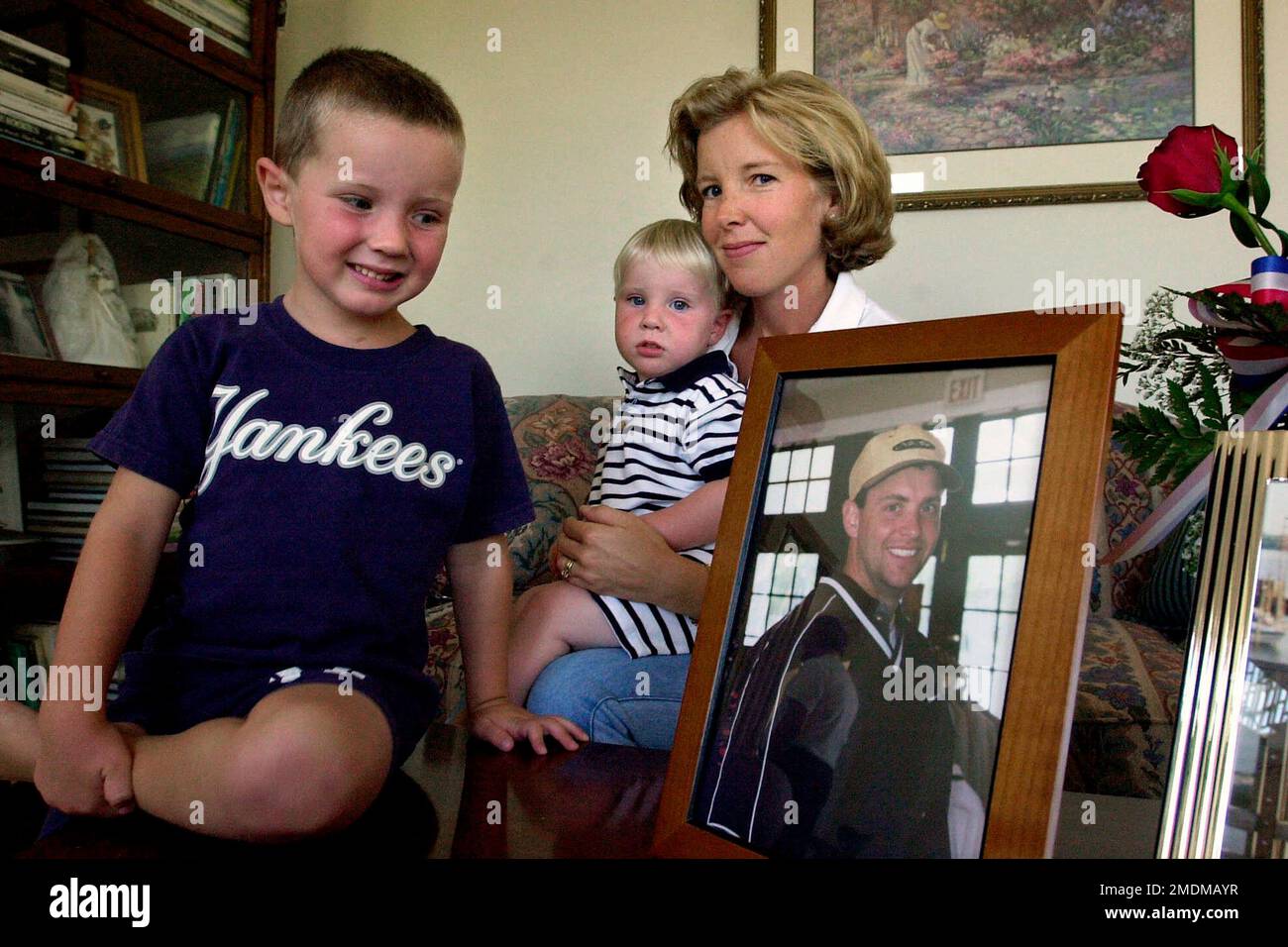 FILE - In this Sept. 16, 2001 file photo, David Beamer, his brother ...