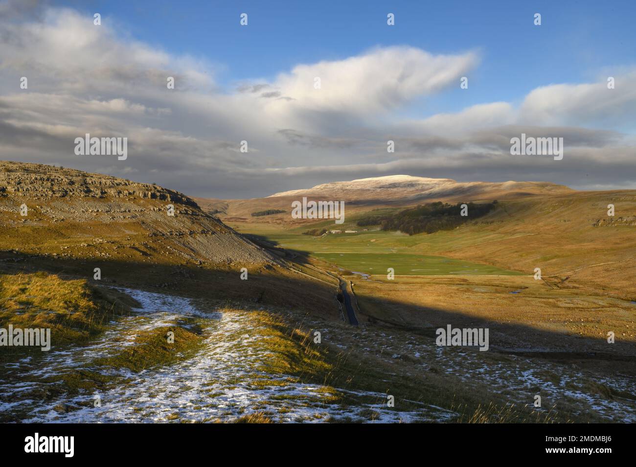 Along the track from The Turbary Road to the Kingsdale Road with ...