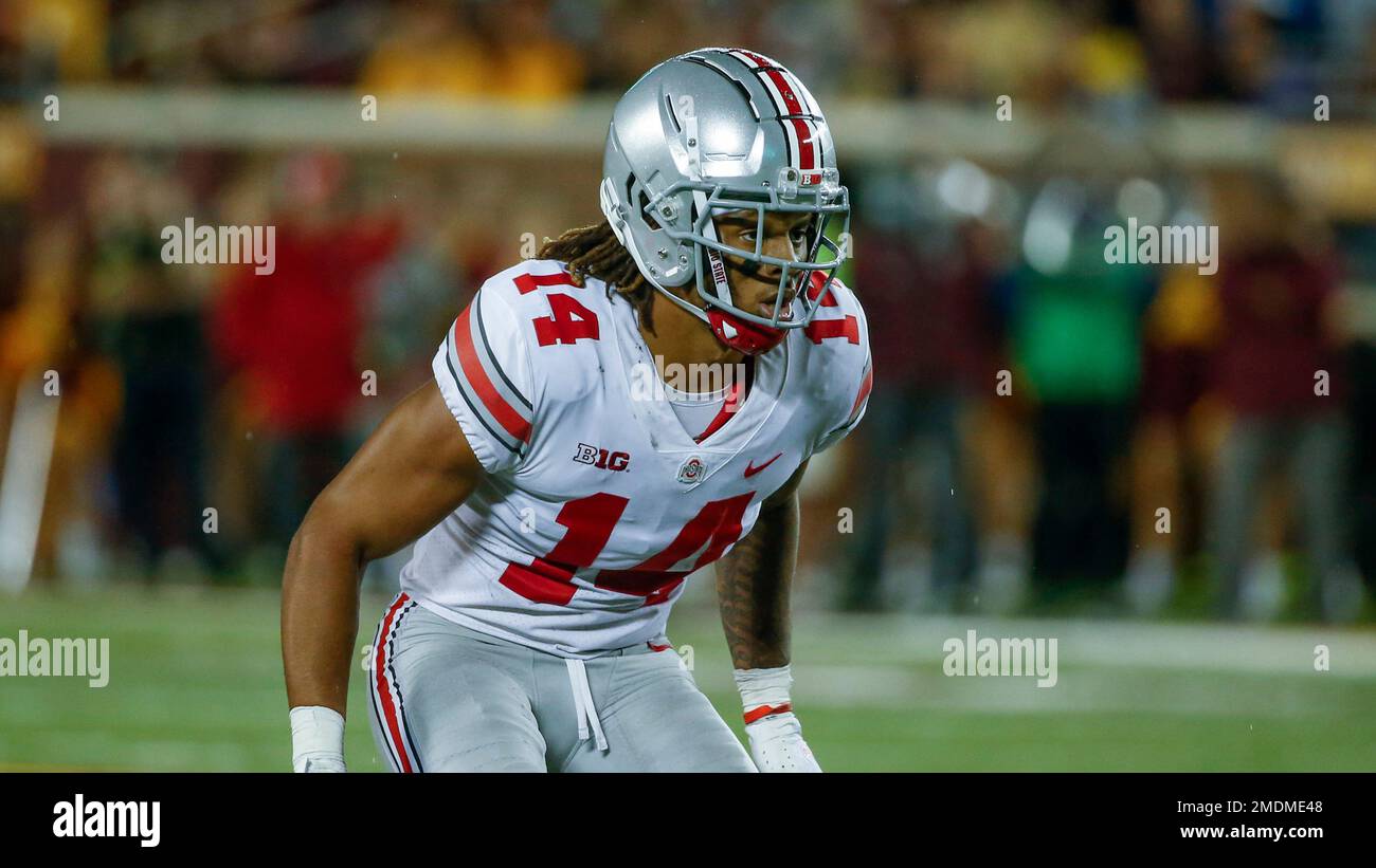 Ohio State safety Ronnie Hickman (14) prepares for a play against ...