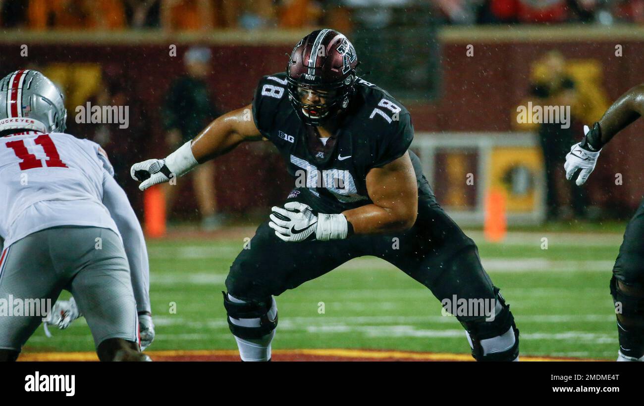 Minnesota offensive lineman Daniel Faalele (78) blocks against Ohio ...