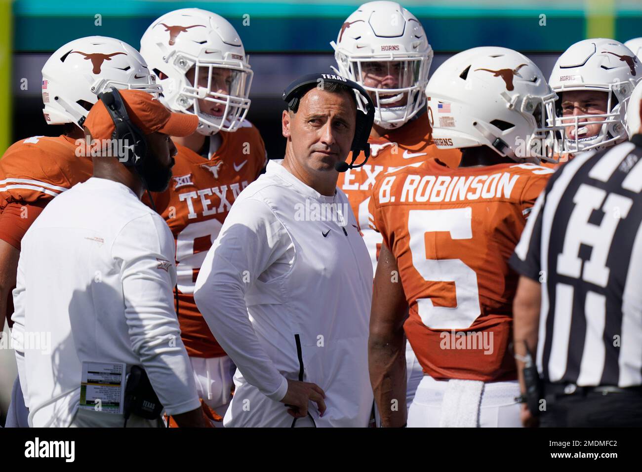 Texas head coach Steve Sarkisian during an NCAA college football game ...