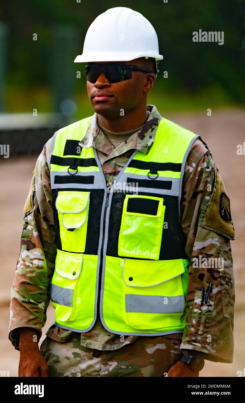 U.S. Army soldier, assigned to 3rd Armored Brigade Combat team, 1st ...