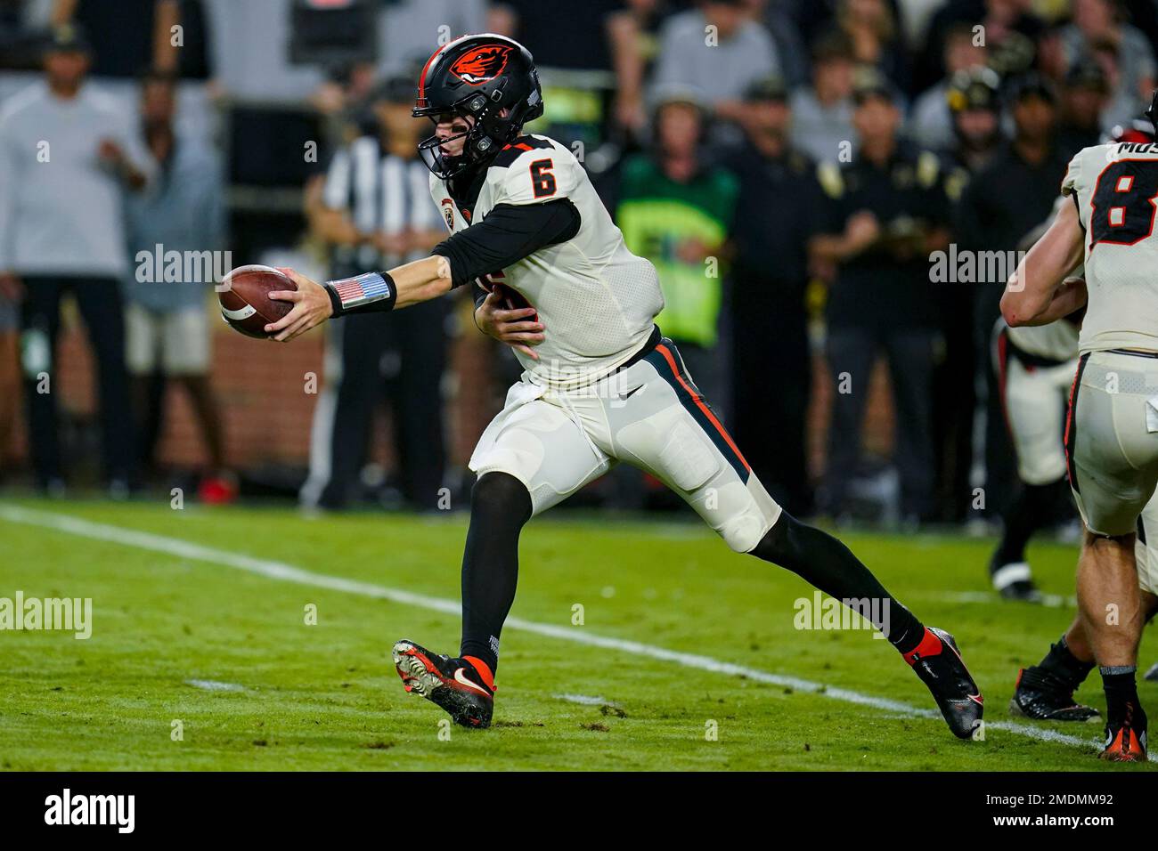 Oregon State quarterback Sam Noyer (6) plays against Purdue during the ...