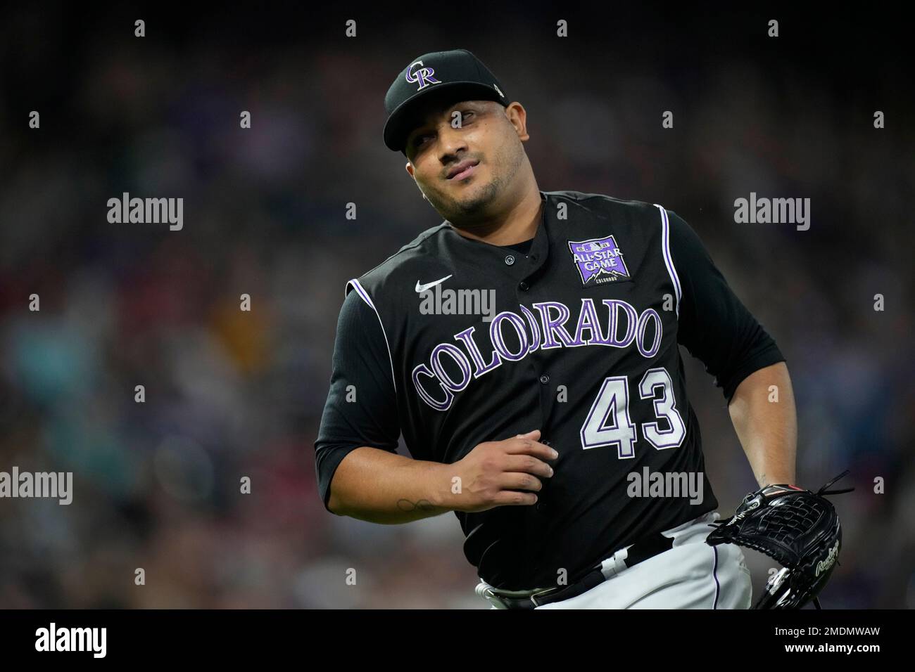Colorado Rockies starting pitcher Jhoulys Chacin (43) in the seventh ...