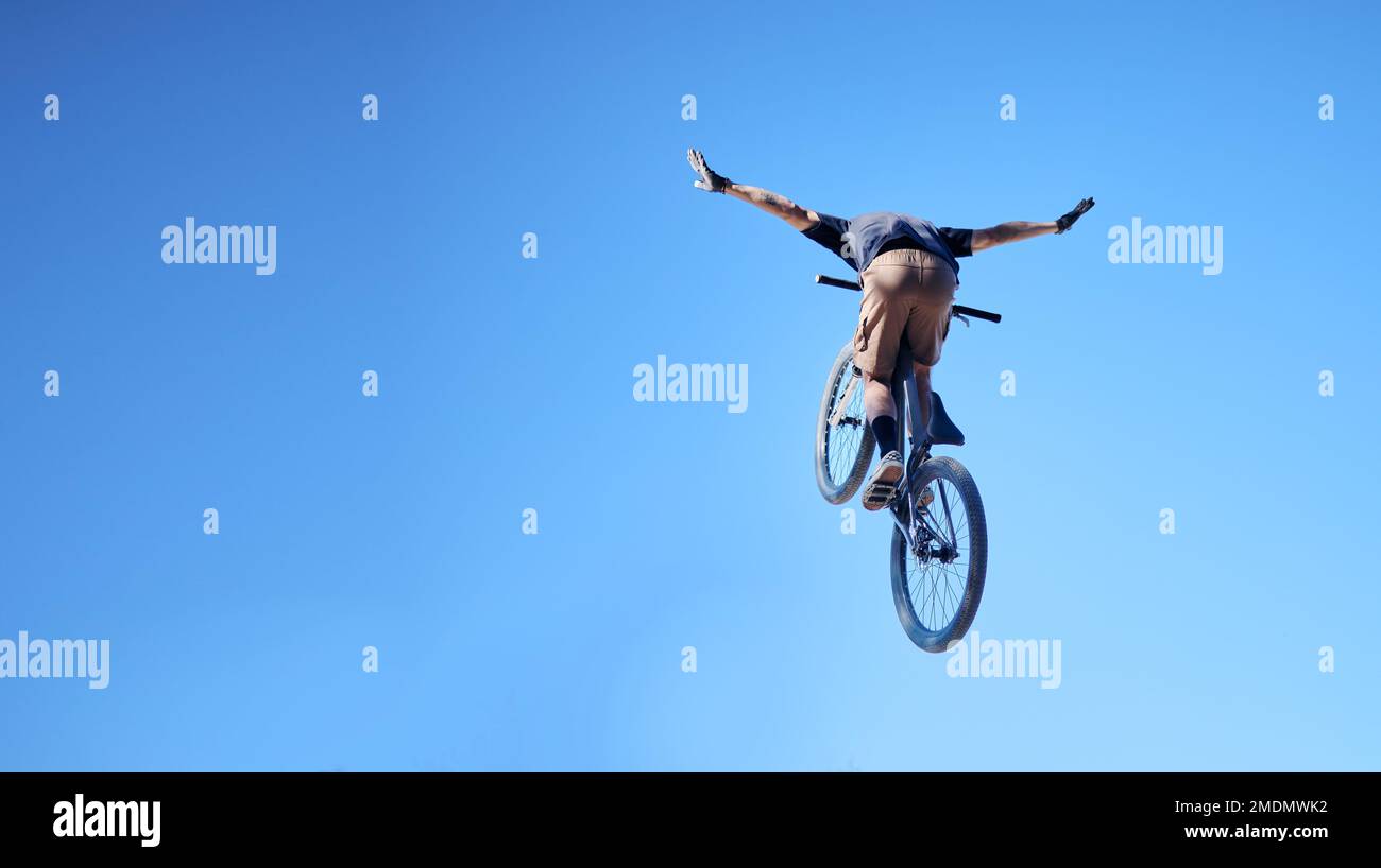 Cycle trick hi-res stock photography and images - Alamy