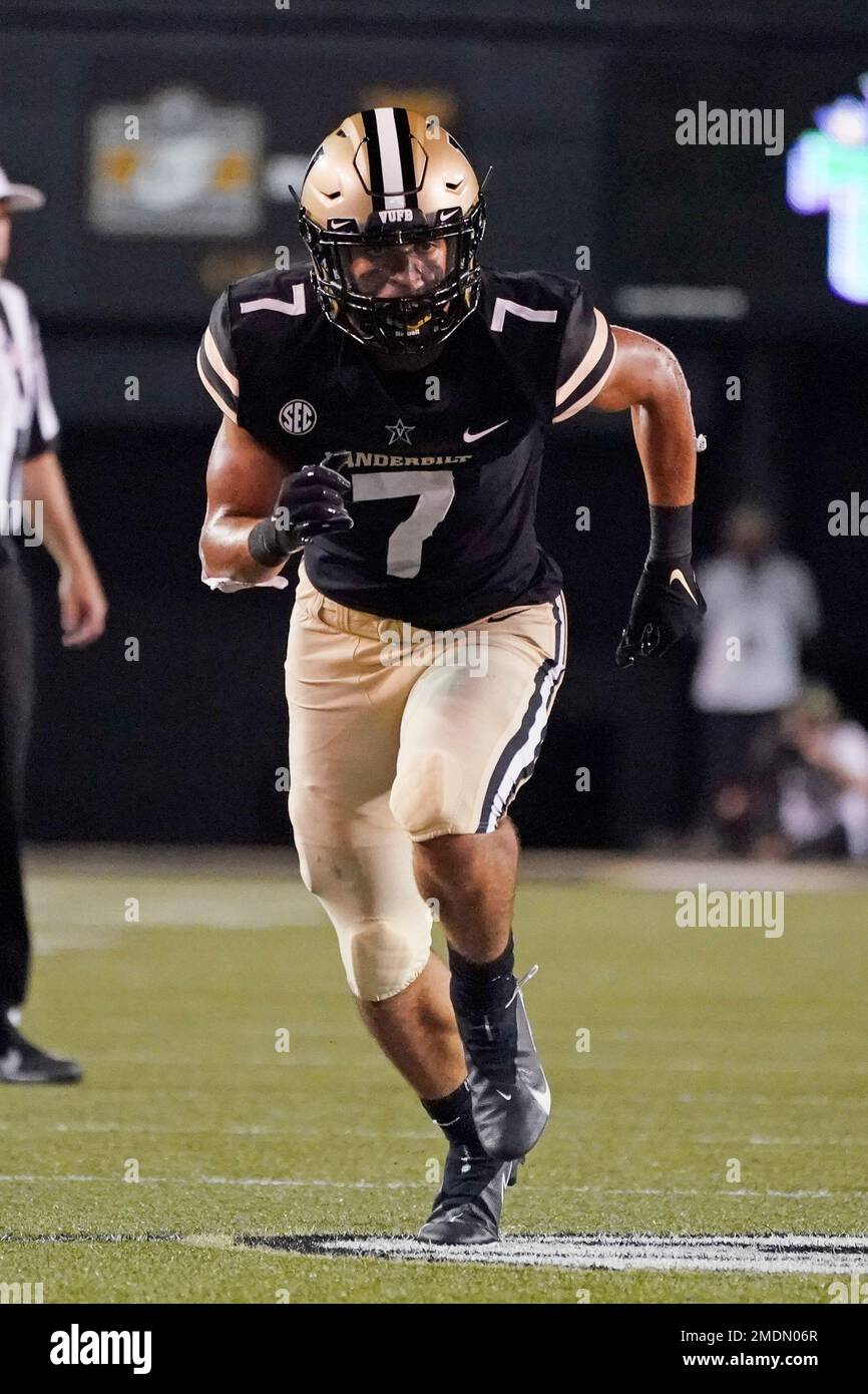 Vanderbilt wide receiver Cam Johnson (7) plays against East Tennessee ...