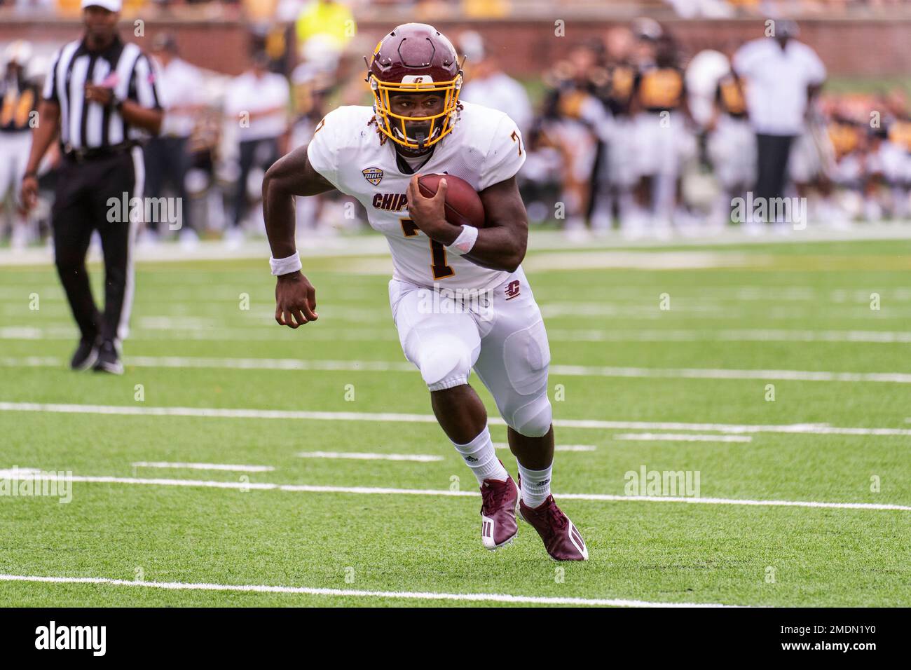 Central Michigan running back Lew Nichols III runs the ball during the ...