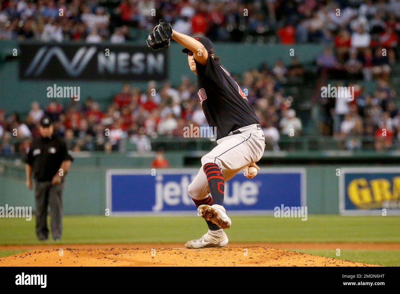 Cleveland Indians starting pitcher Cal Quantrill (47) pitches during ...