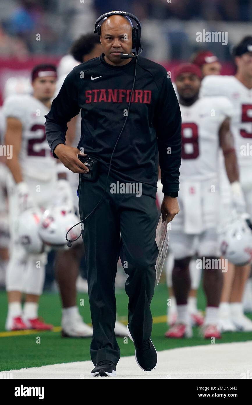 Stanford head coach David Shaw walks the sideline in the first half of ...