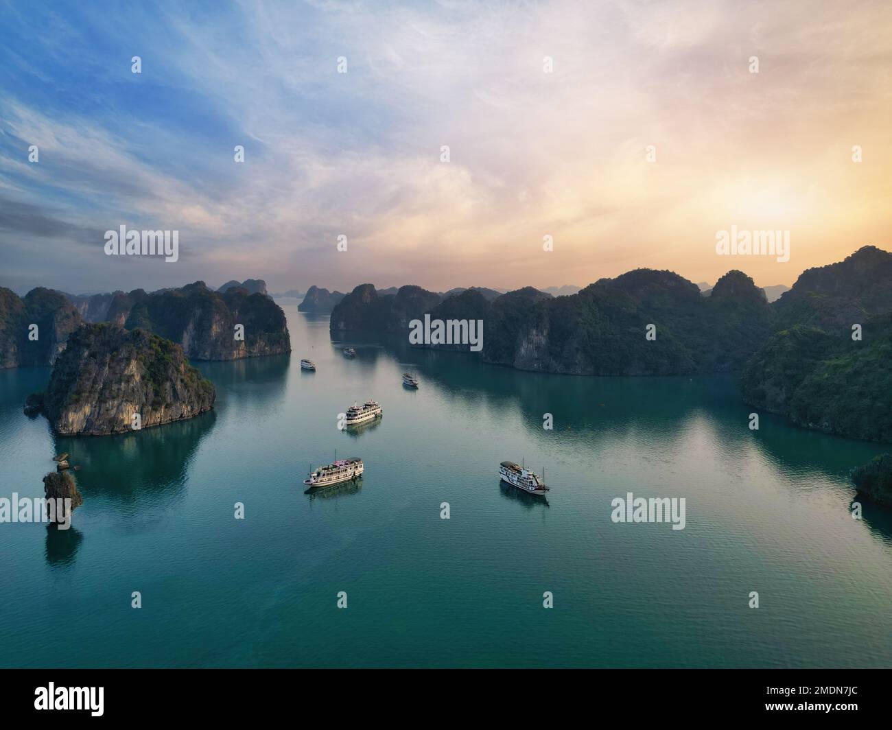 Stunning view on Bai Tu Long Bay, Vietnam Stock Photo - Alamy