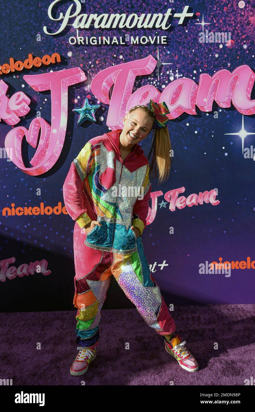 JoJo Siwa arrives at the drive-in premiere of JoJo Siwa's "The J Team ...