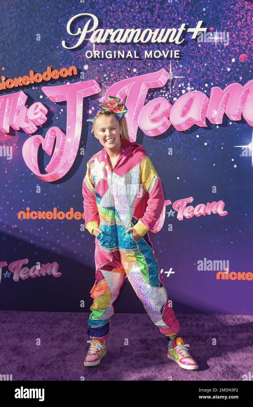 JoJo Siwa arrives at the drive-in premiere of JoJo Siwa's "The J Team ...