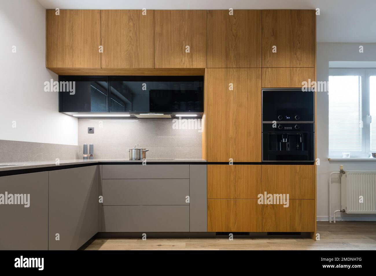 Modern kitchen with built in appliances Stock Photo - Alamy