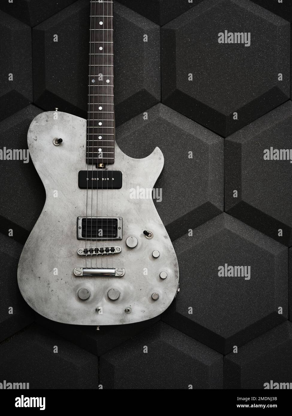 Manson Guitar Works Matt Bellamy DL-0R electric guitar Stock Photo - Alamy