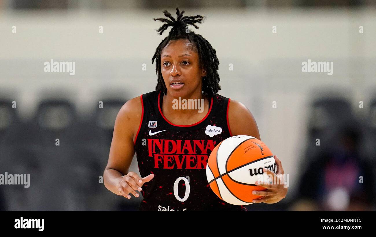 Indiana Fever guard Kelsey Mitchell (0) plays against the Los Angeles ...