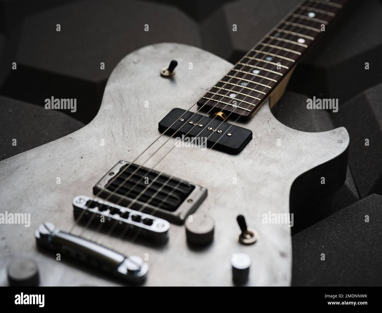 Manson Guitar Works Matt Bellamy DL-0R electric guitar Stock Photo - Alamy