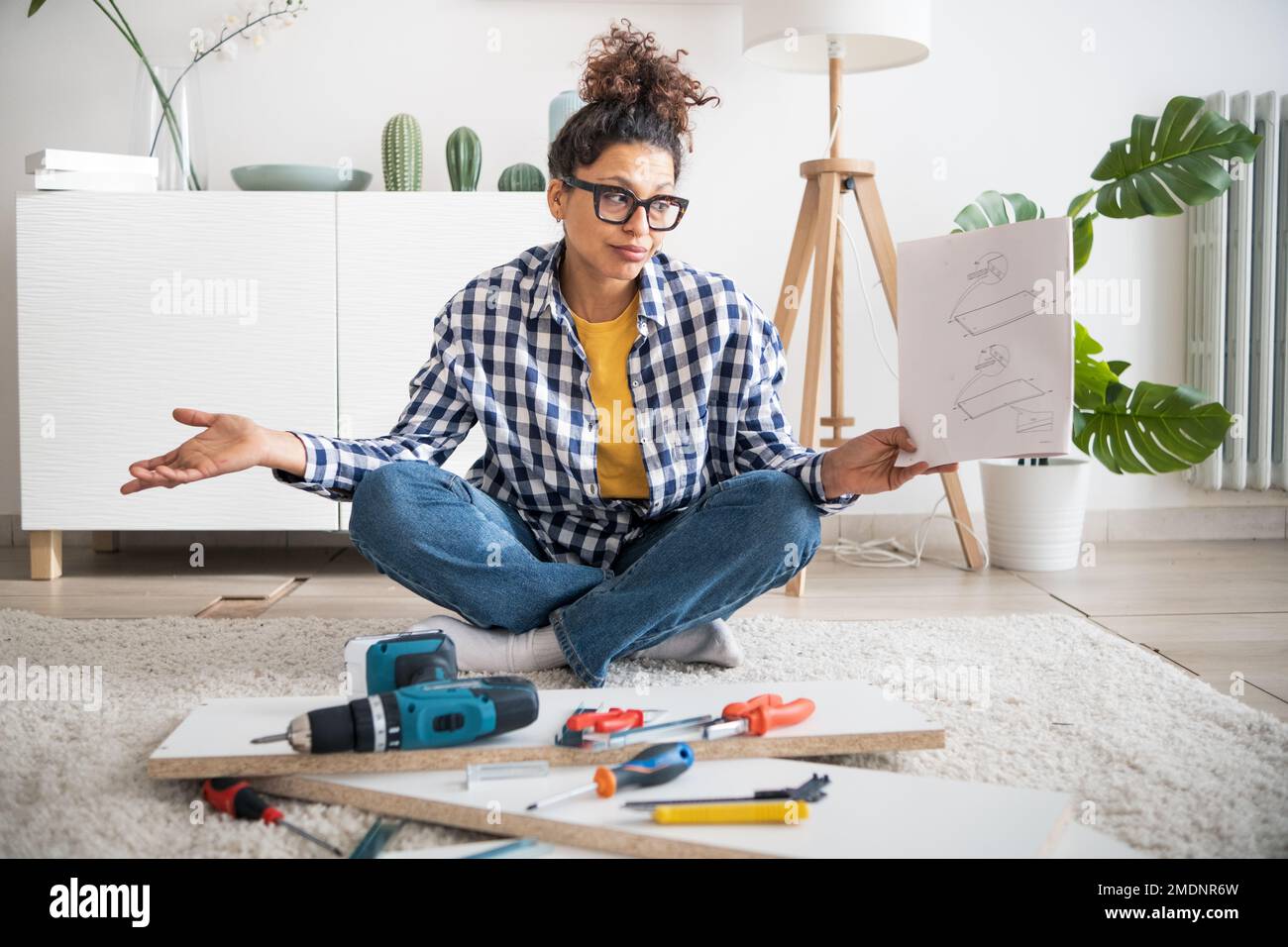 Diy woman home building hi-res stock photography and images - Alamy