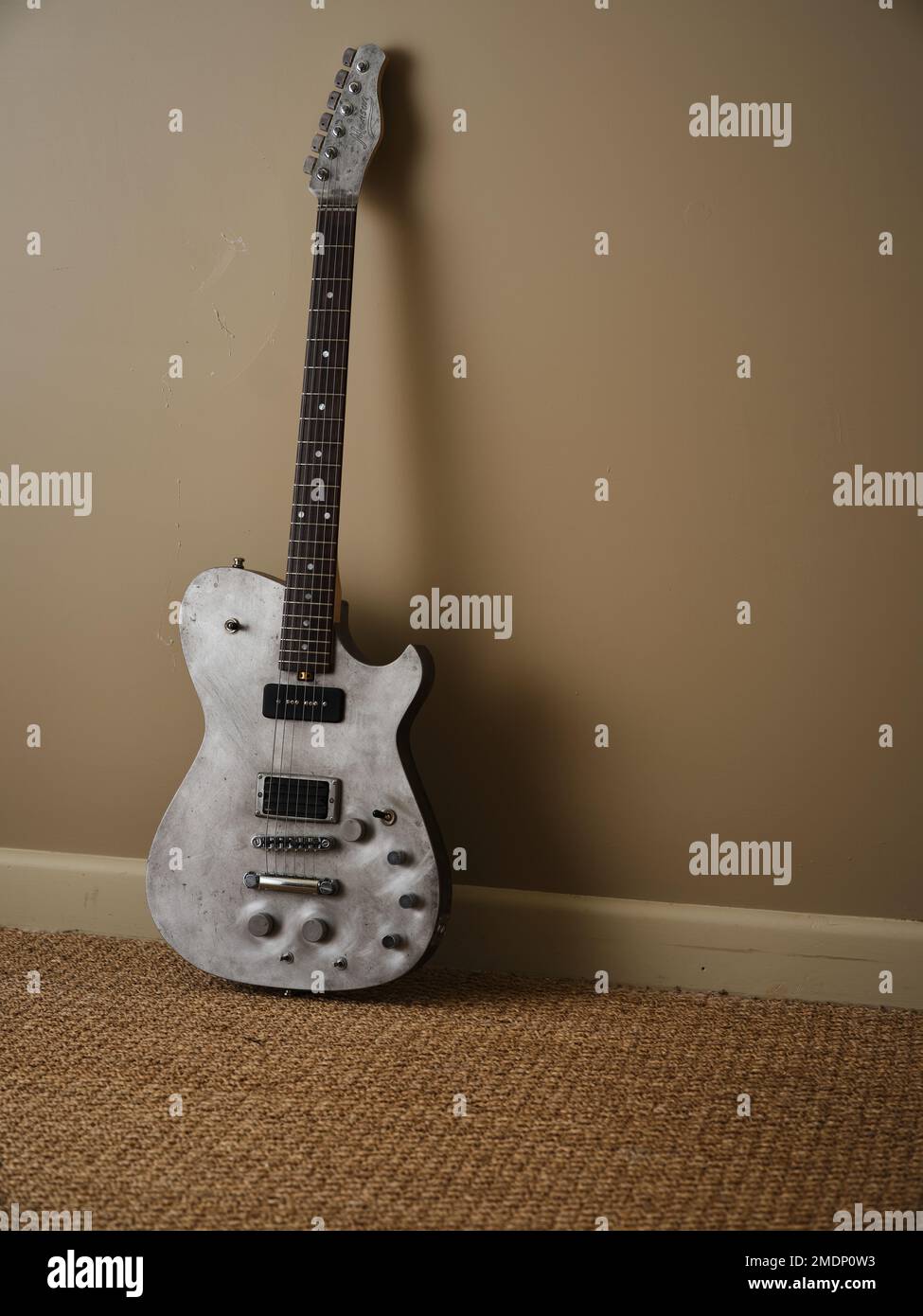 Manson Guitar Works Matt Bellamy DL-0R electric guitar Stock Photo - Alamy