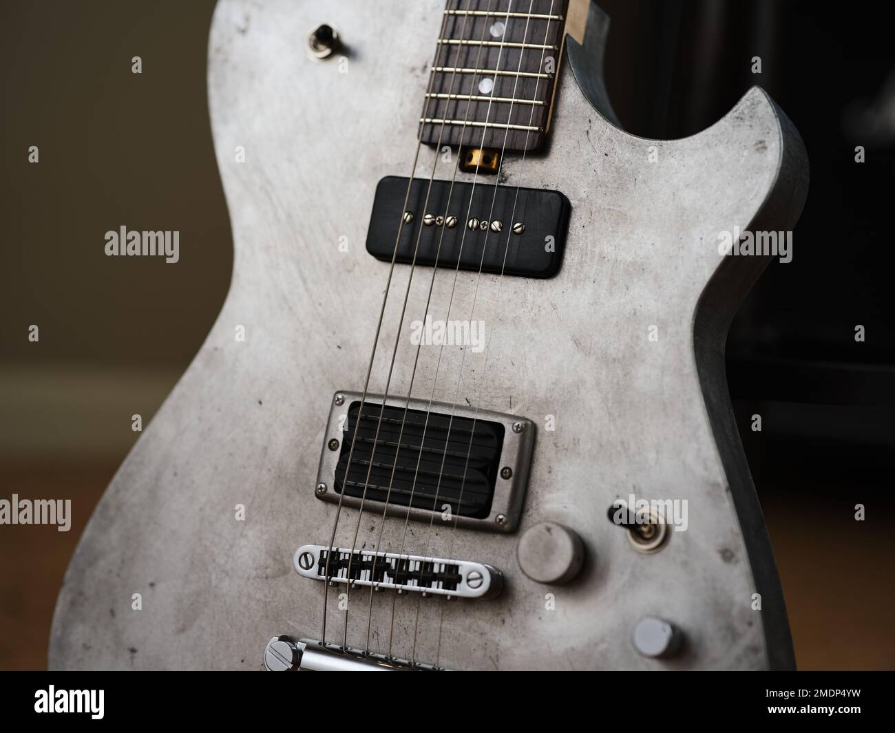 Manson Guitar Works Matt Bellamy DL-0R electric guitar Stock Photo - Alamy