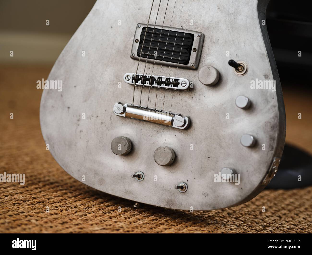 Manson Guitar Works Matt Bellamy DL-0R electric guitar Stock Photo - Alamy