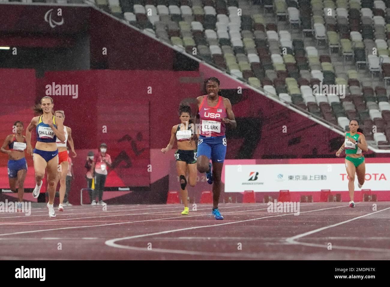 Breanna Clark of the United States, center, leads to win the women's ...
