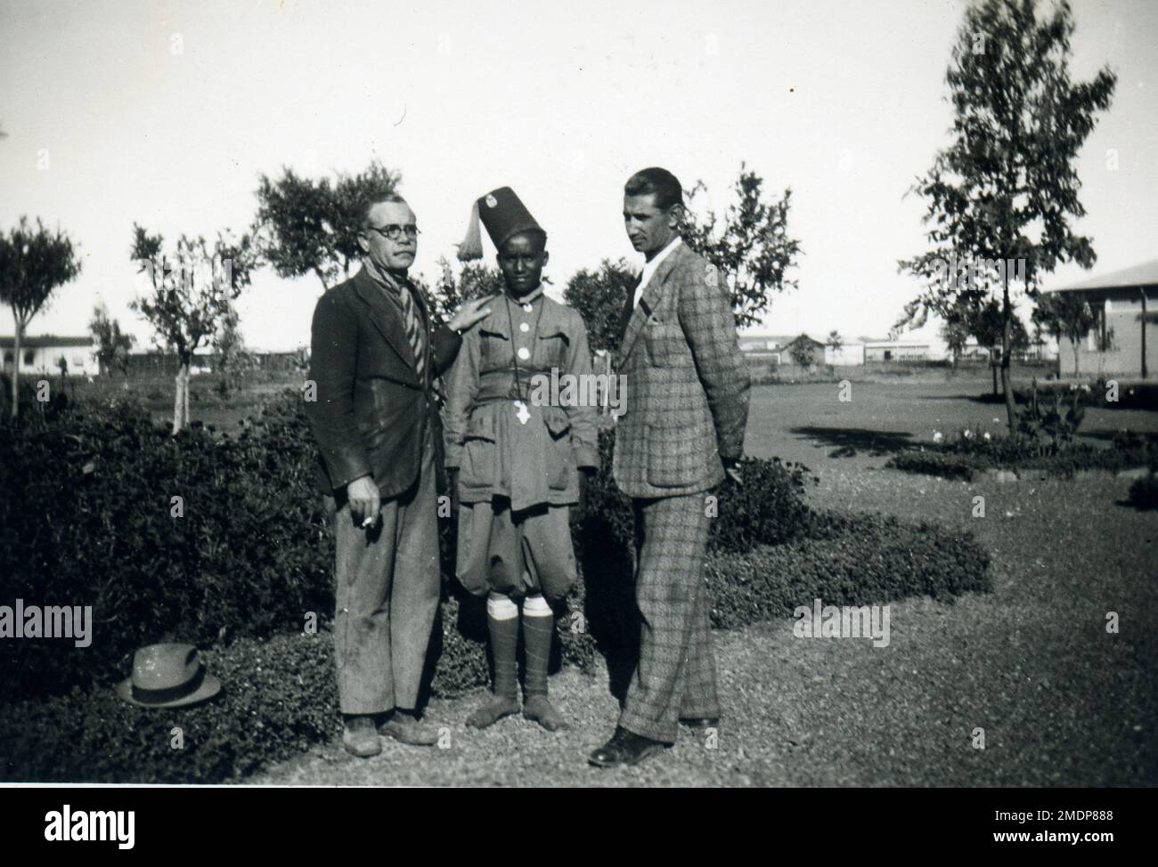 Zaptie, Aeroporto Nassisi a Cipriano, Asmara 1937 Stock Photo - Alamy