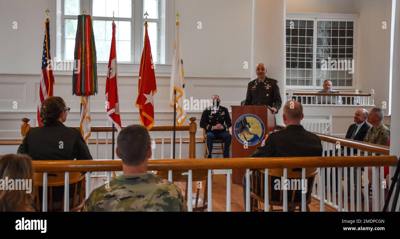 U.S. Army Col. William C. Hannan, Jr., incoming U.S. Army Corps of ...