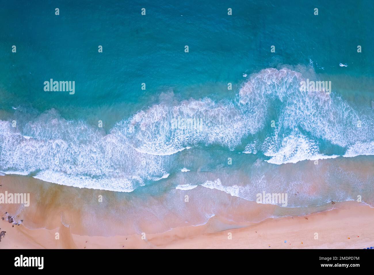 Turquoise ocean background amazing waves hi-res stock photography and ...
