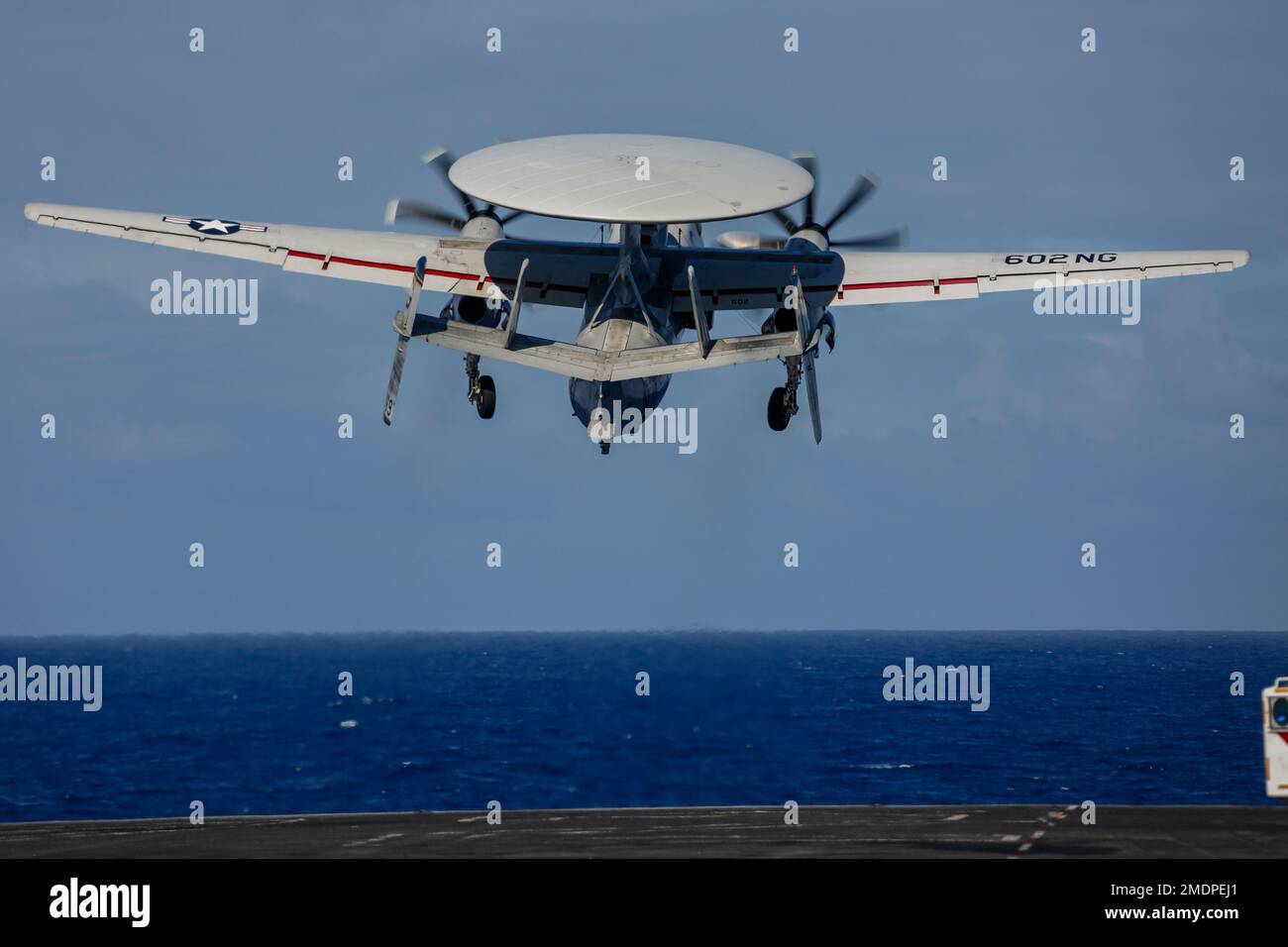 220726-N-MM912-2005 PACIFIC OCEAN (July 26, 2022) An E-2D Hawkeye ...