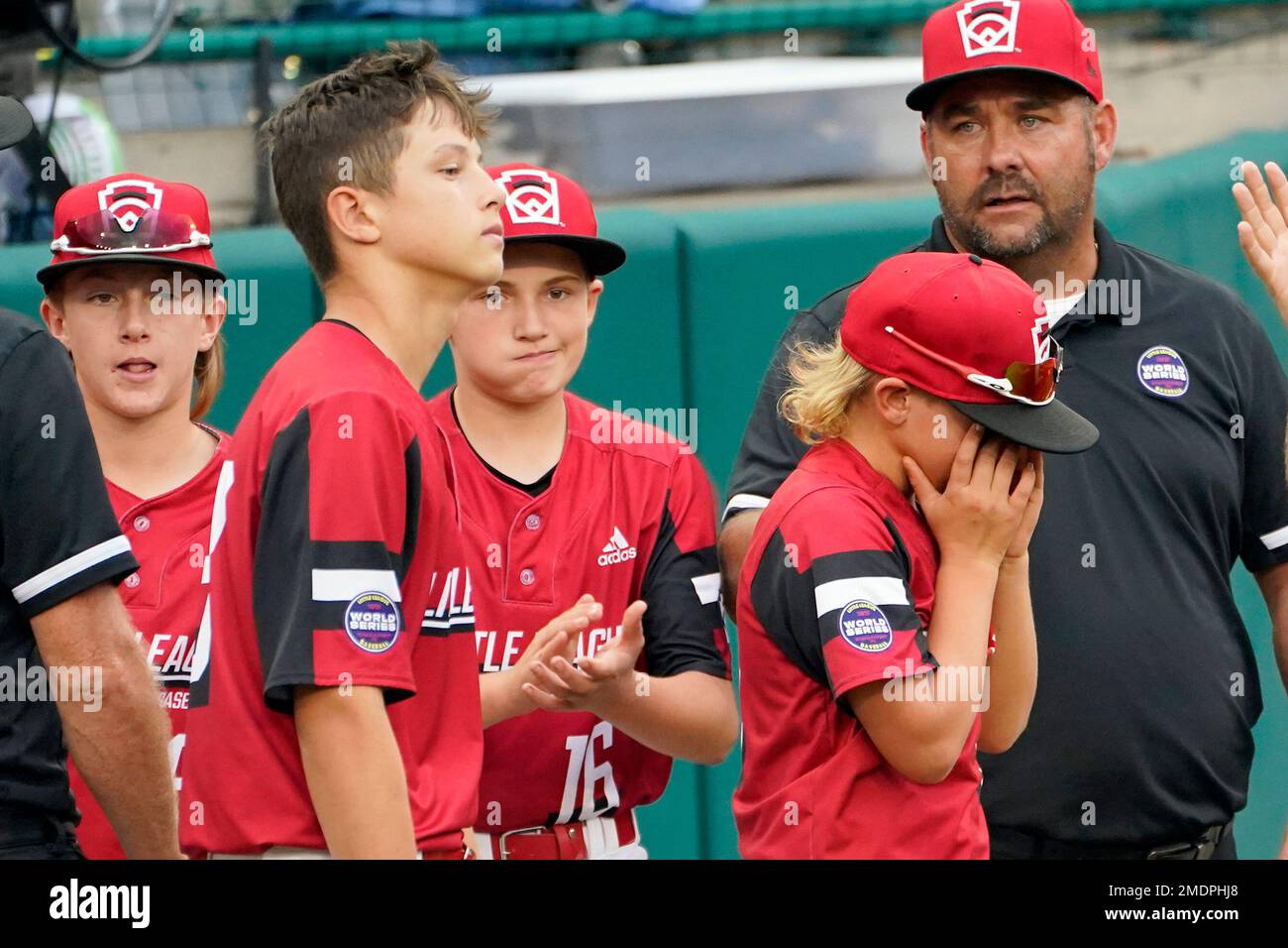 Hamilton, Ohio's Chance Retherford, left, along with Noah Davidson (16 ...