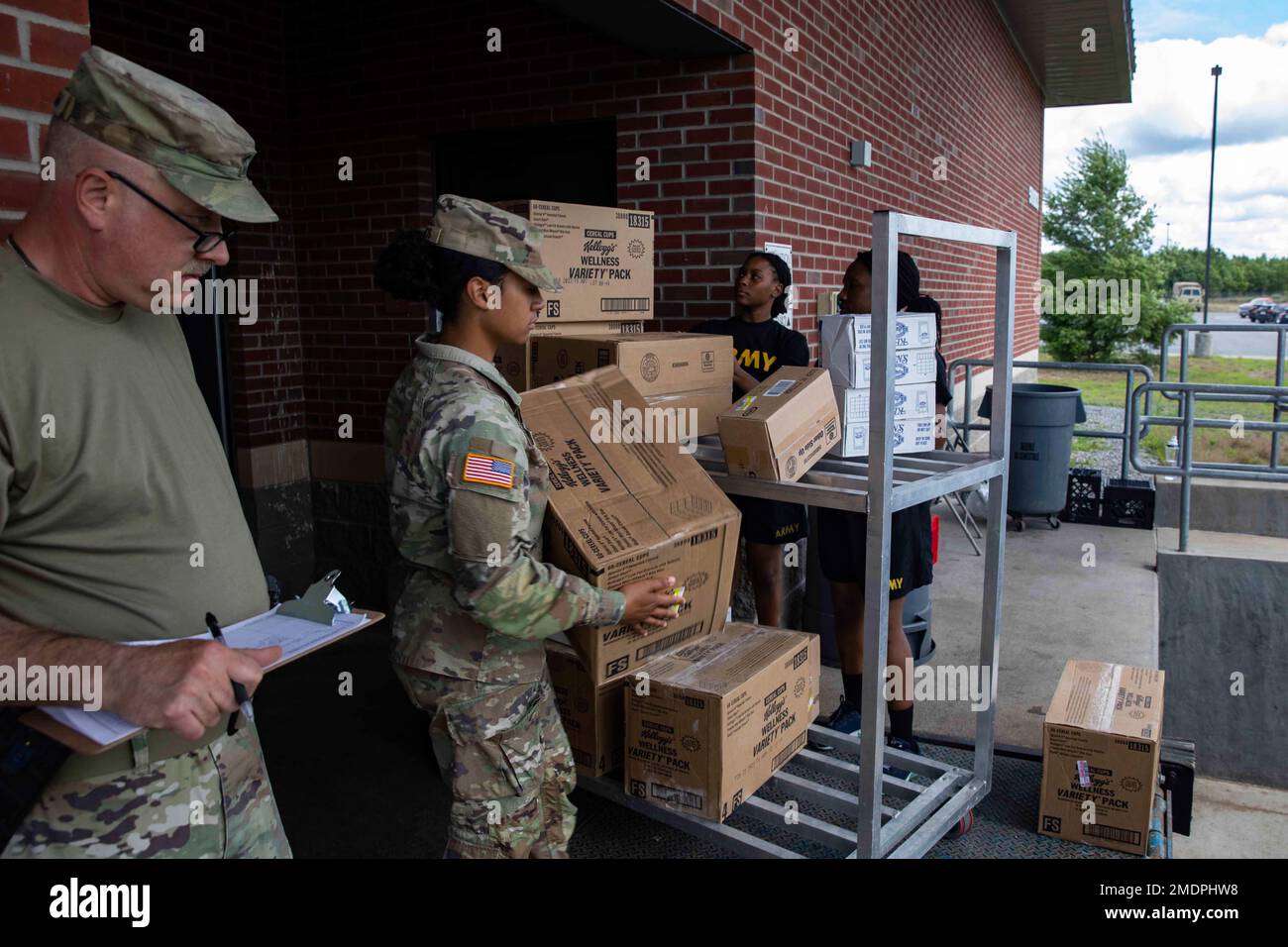 902nd field feeding platoon hi-res stock photography and images - Alamy