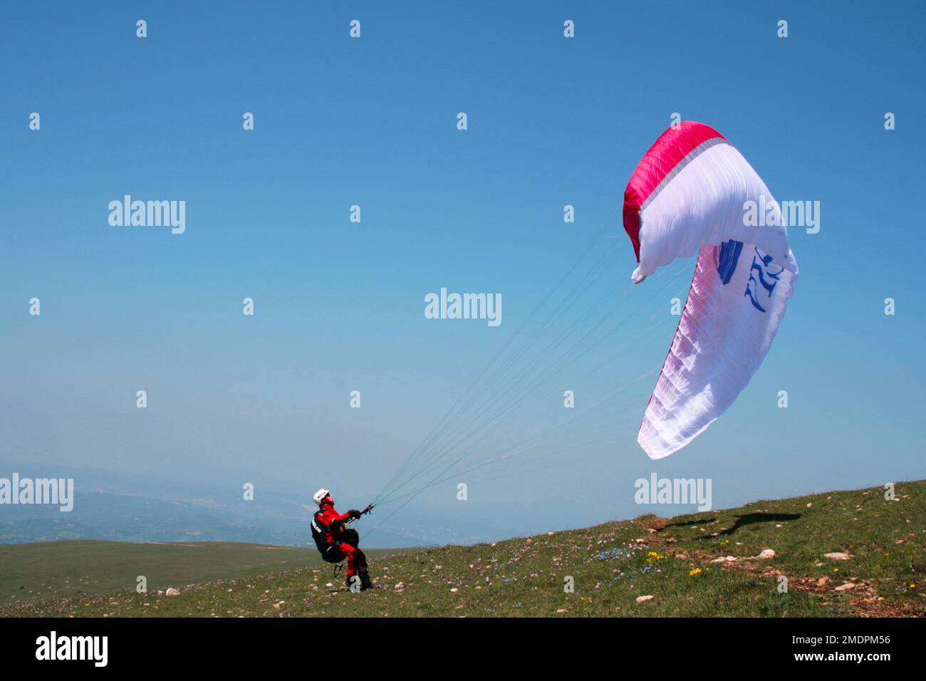Paragliding athlete hi-res stock photography and images - Alamy