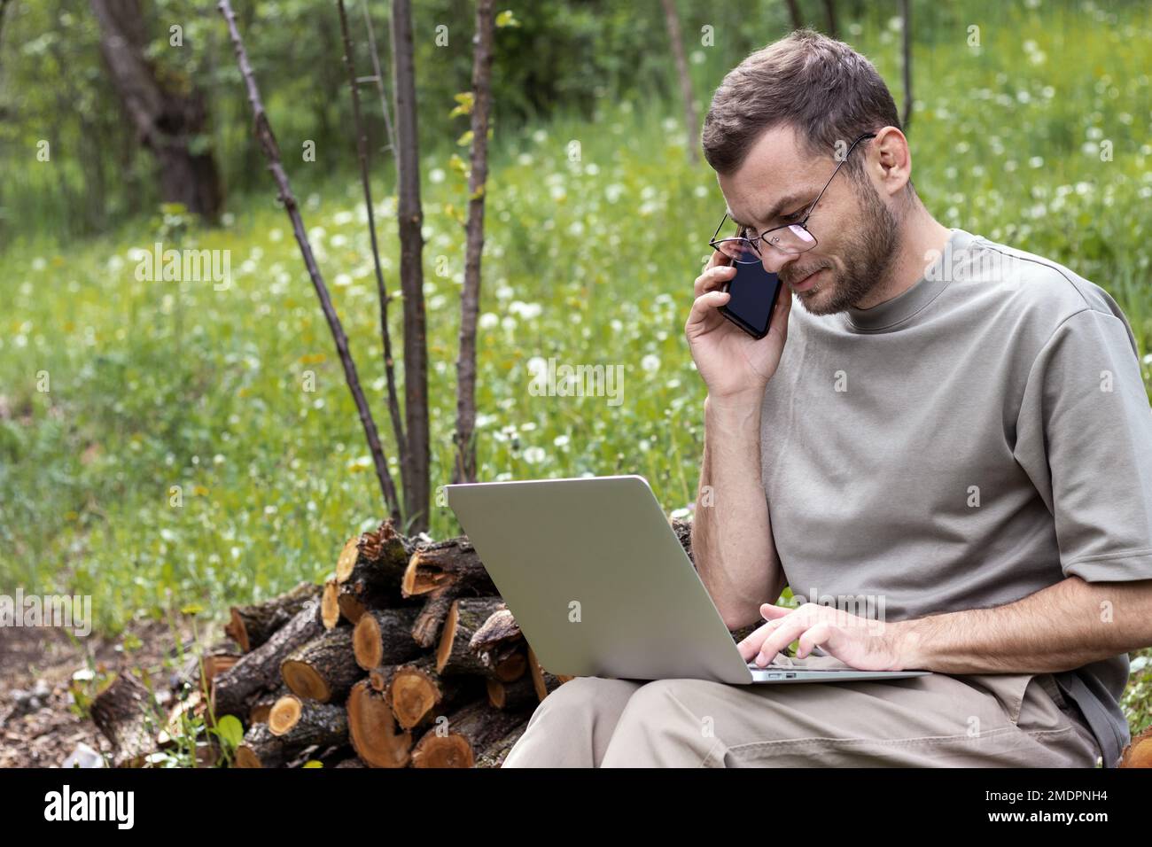 Typing in nature hi-res stock photography and images - Alamy