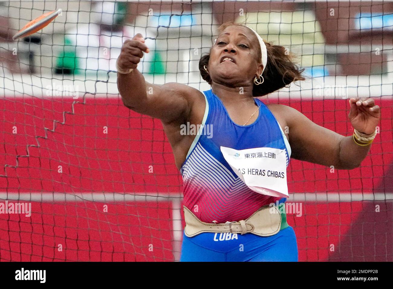 Noraivis De Las Heras of Cuba throws in the women's F44 discus final ...
