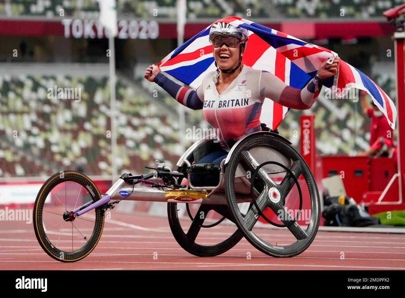 Britain's Hannah Cockcroft reacts after winning the women's T34 100 ...