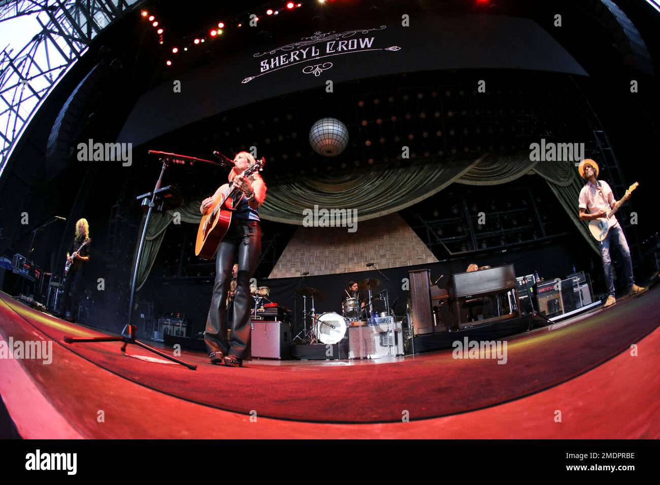 Sheryl Crow Performs at Ameris Bank Amphitheatre on Friday, August 27 ...