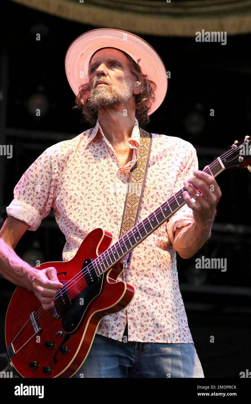 Audley Freed with Sheryl Crow Performs at Ameris Bank Amphitheatre on ...