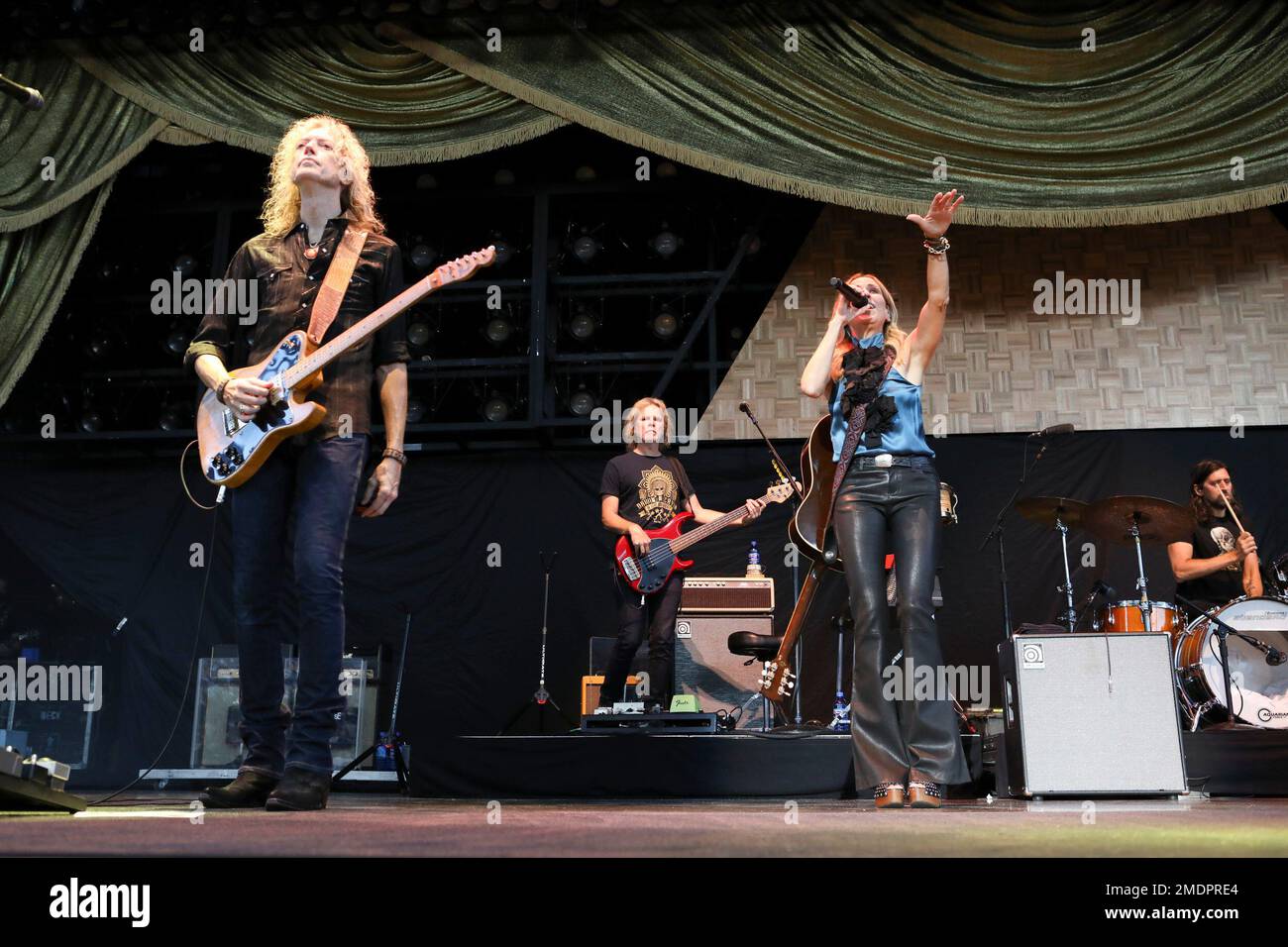 Sheryl Crow Performs at Ameris Bank Amphitheatre on Friday, August 27 ...