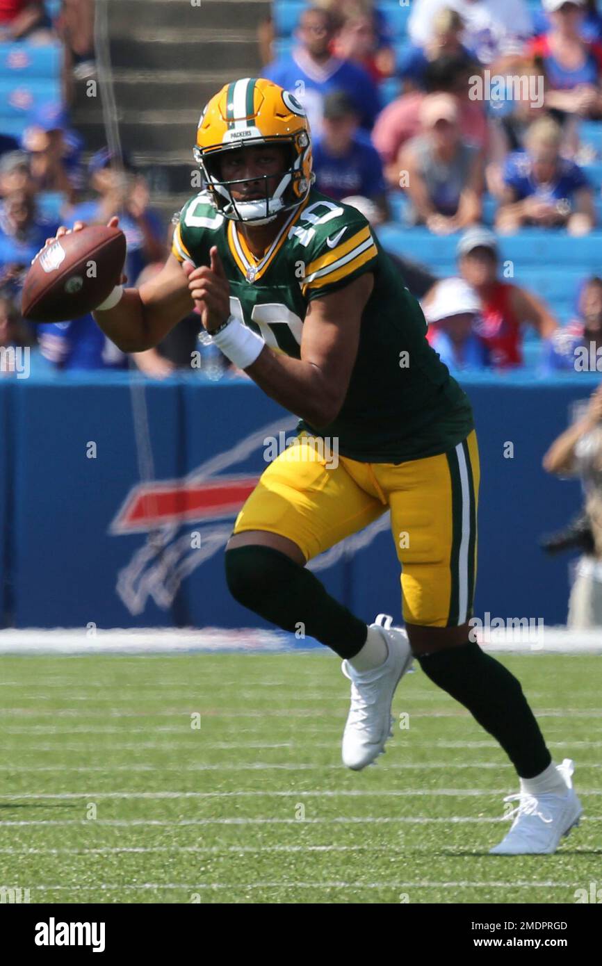 Green Bay Packers quarterback Jordan Love (10) looks to pass during the ...