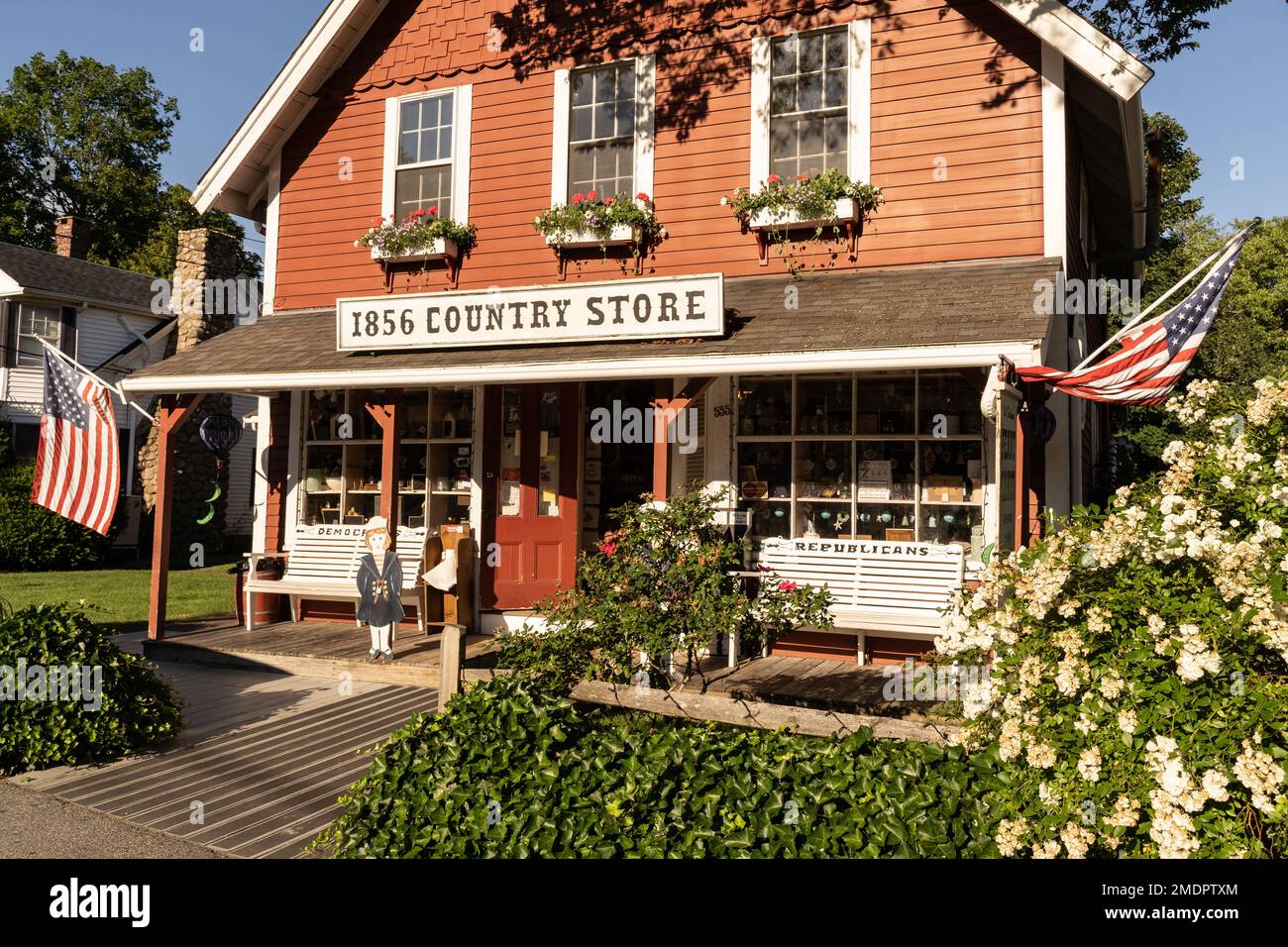 American flag window boxes hi-res stock photography and images - Alamy