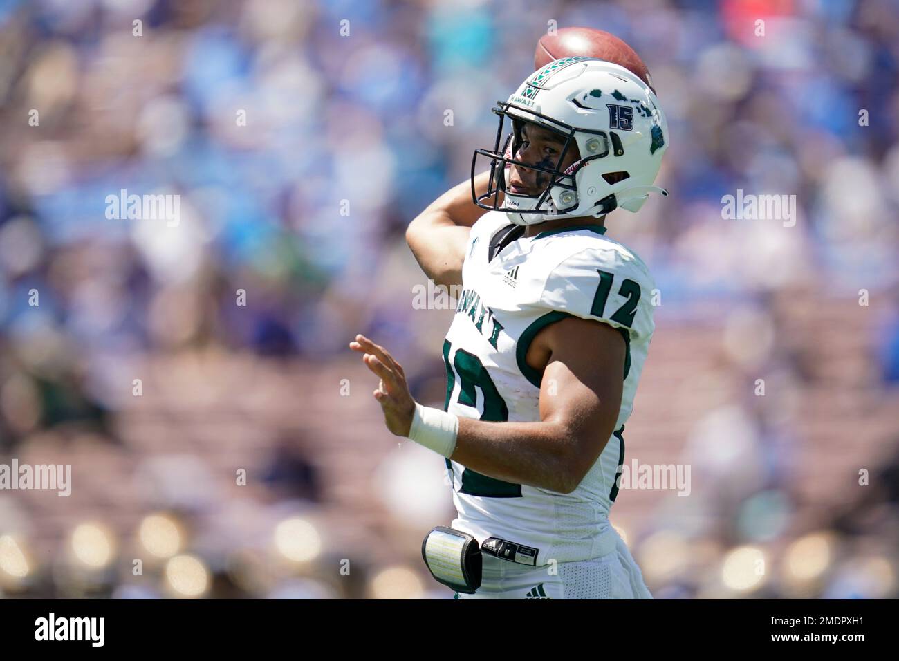 Hawaii Warriors quarterback Chevan Cordeiro (12) throws a pass during ...