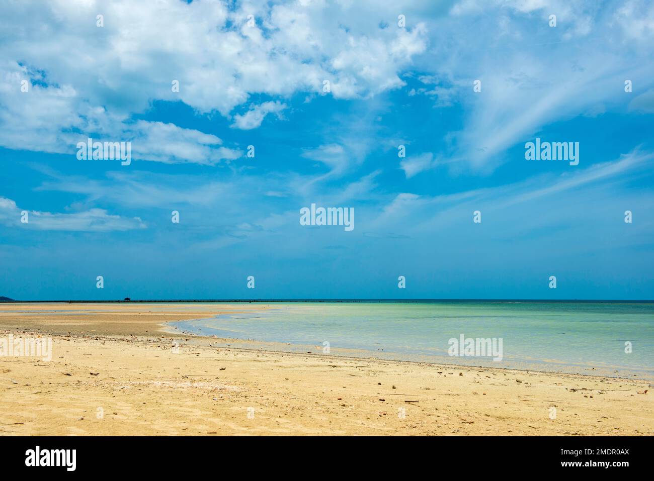Far beach hi-res stock photography and images - Alamy