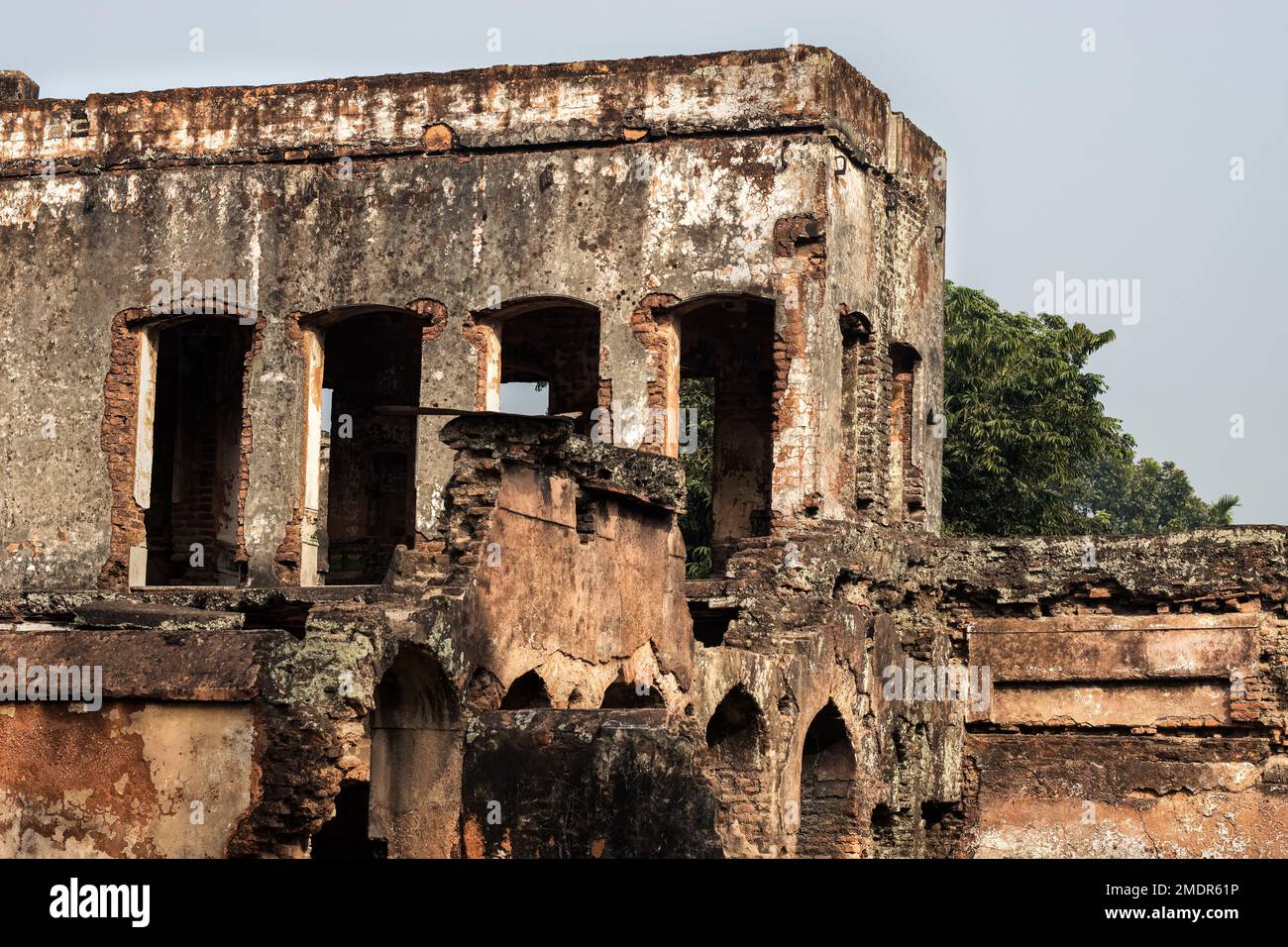 Destroyed old abandoned brick structural building Stock Photo - Alamy