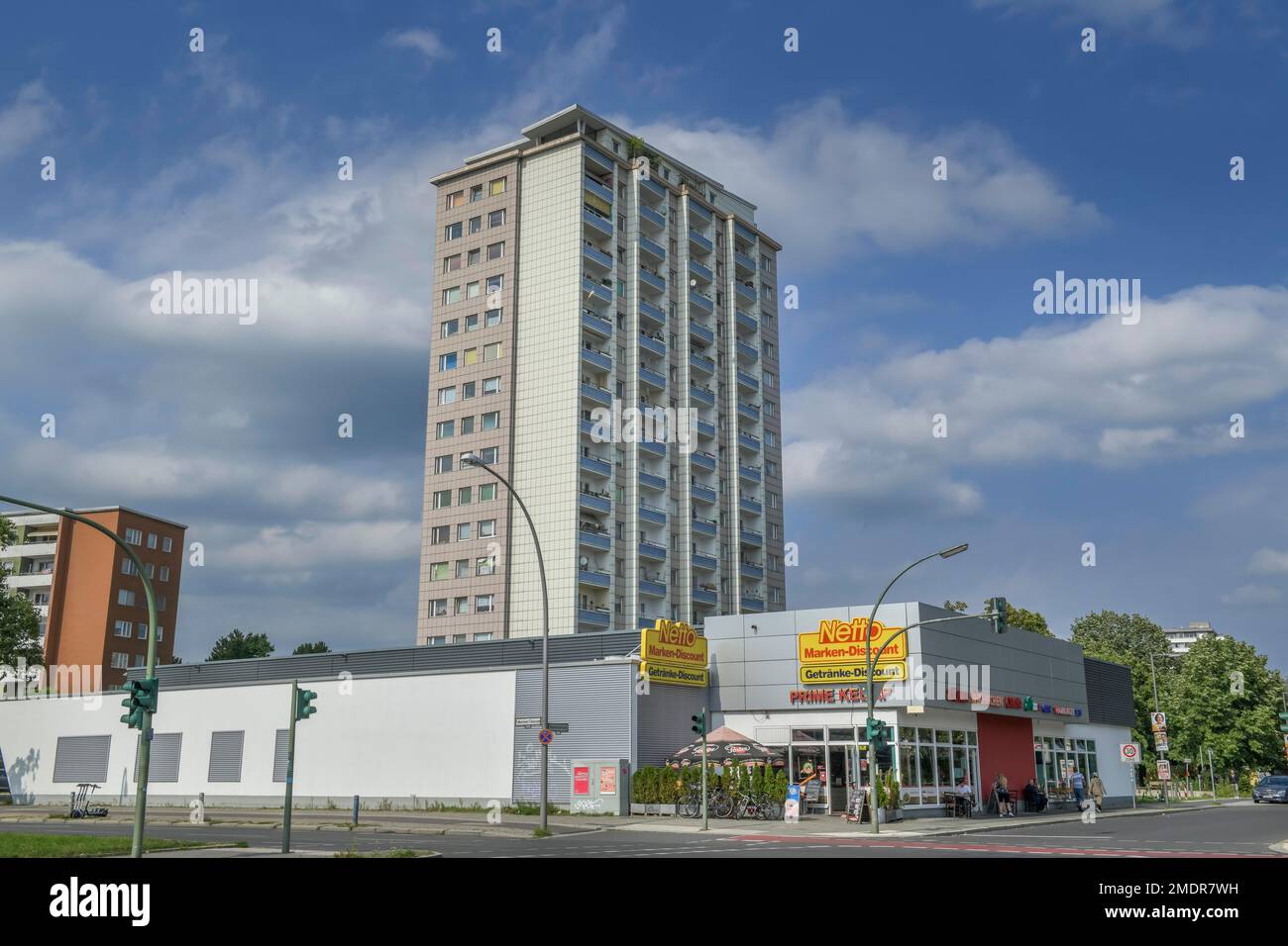 High-rise building, Falkenseer Chaussee, Westerwaldstrasse ...