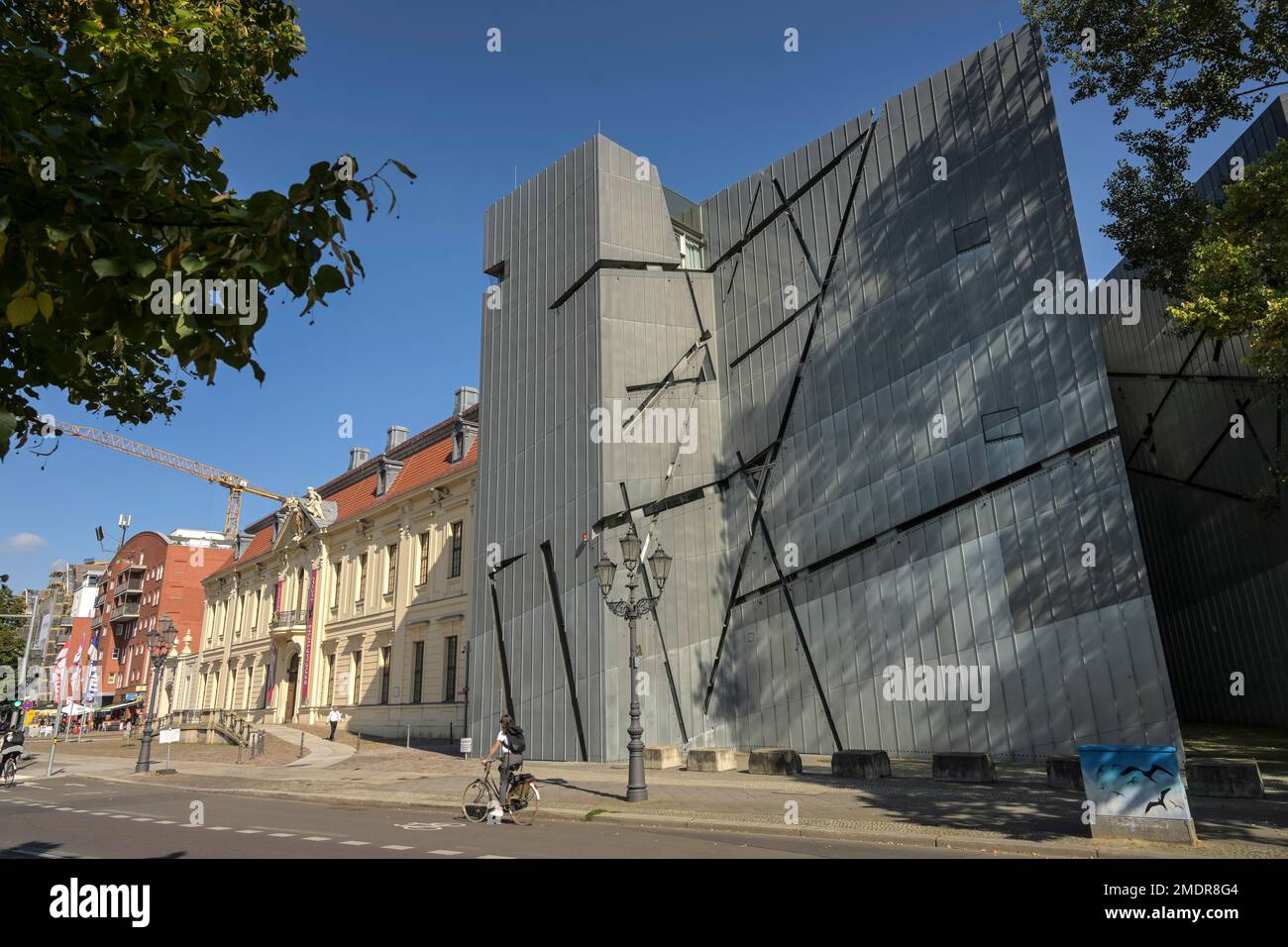 Libeskind, the jewish museum berlin overlook hi-res stock photography ...