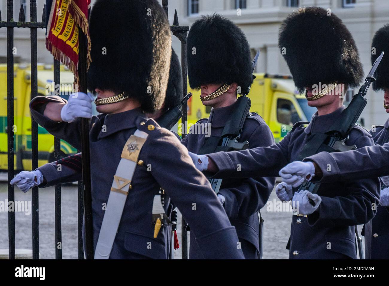 London, UK. 23rd Jan, 2023. Normal military life continues with the ...