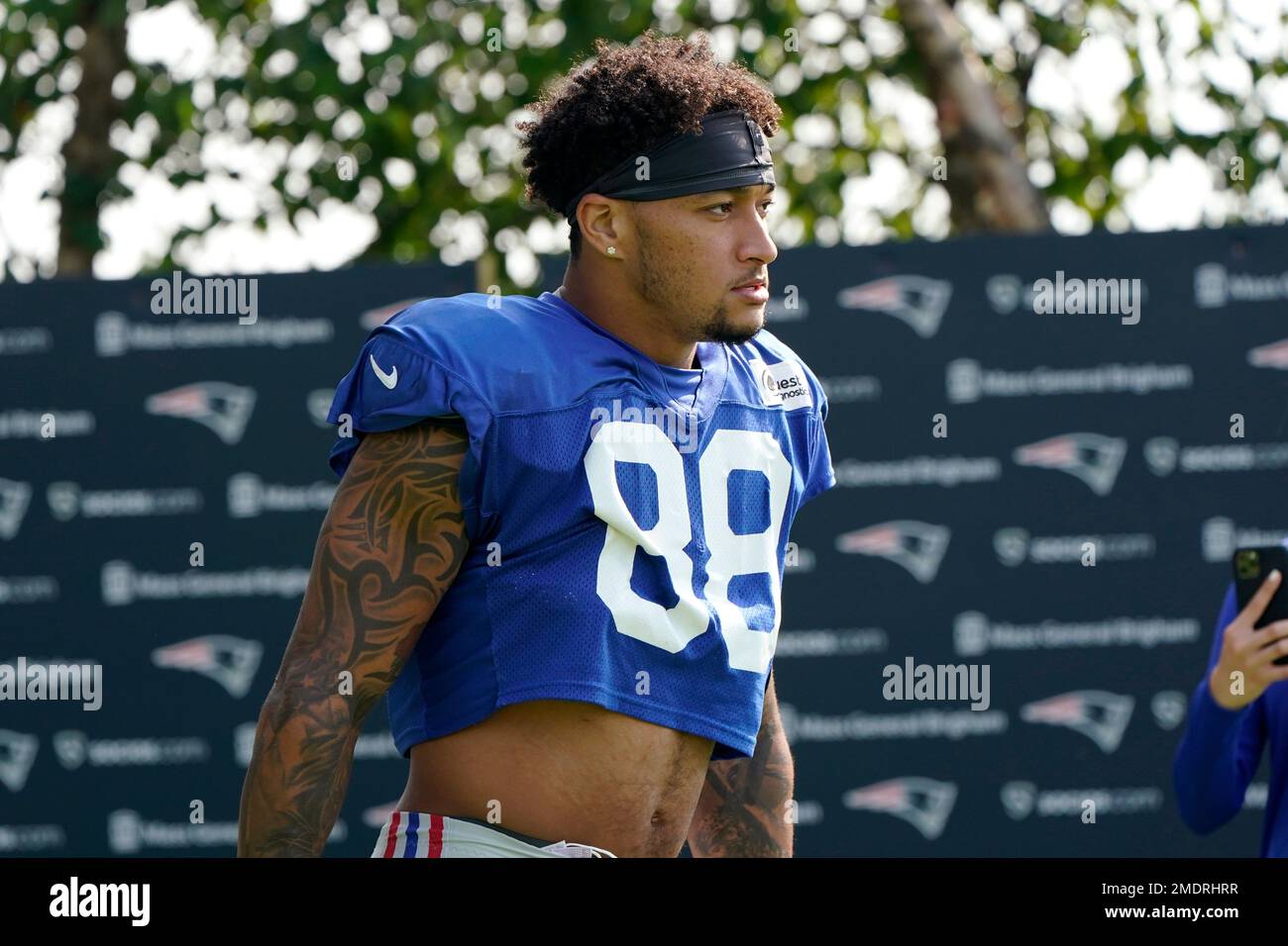 New York Giants tight end Evan Engram steps on the field at the start ...