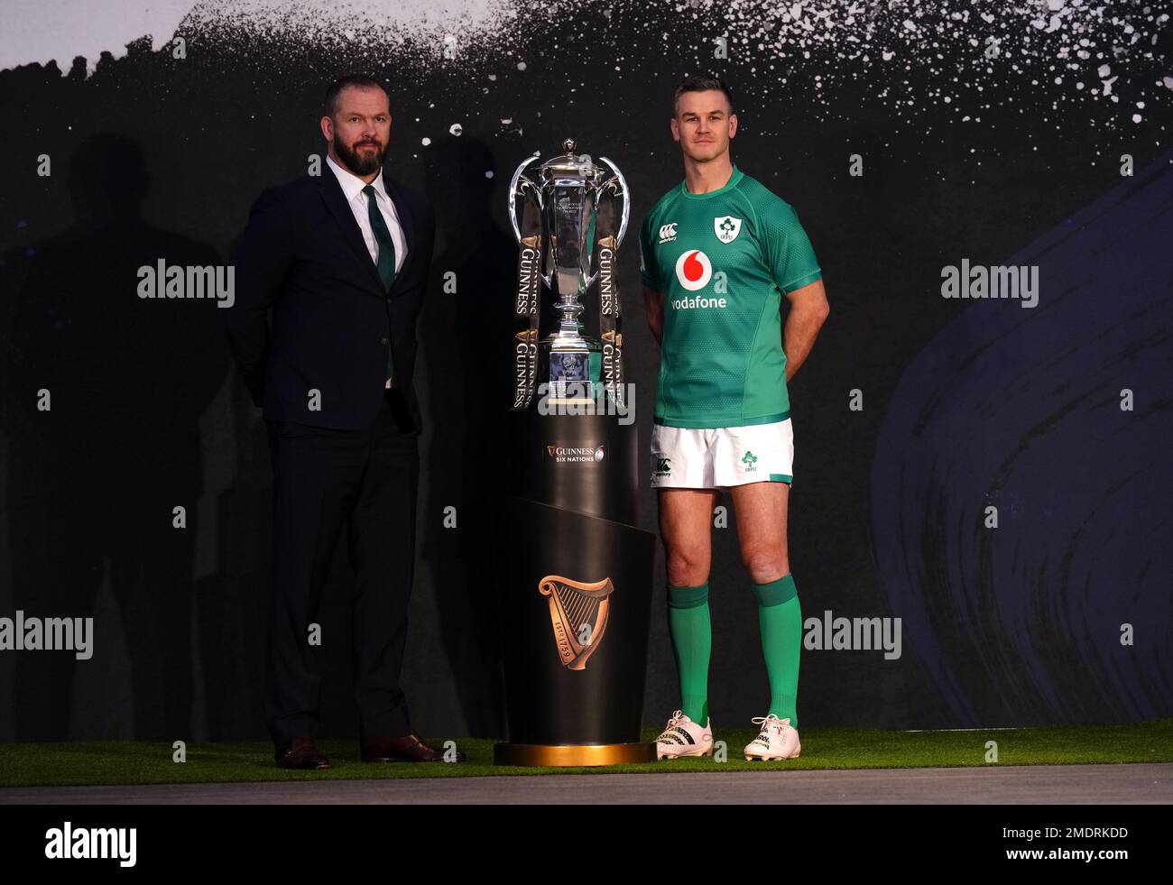Six nations trophy ireland sexton hi-res stock photography and images ...